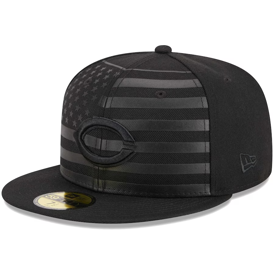 New Era Cincinnati Reds All Black American Flag 2023 59FIFTY Fitted Hat