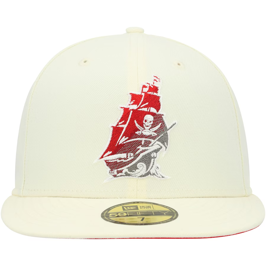 New Era Tampa Bay Buccaneers Cream Chrome Color Dim 59FIFTY Fitted Hat