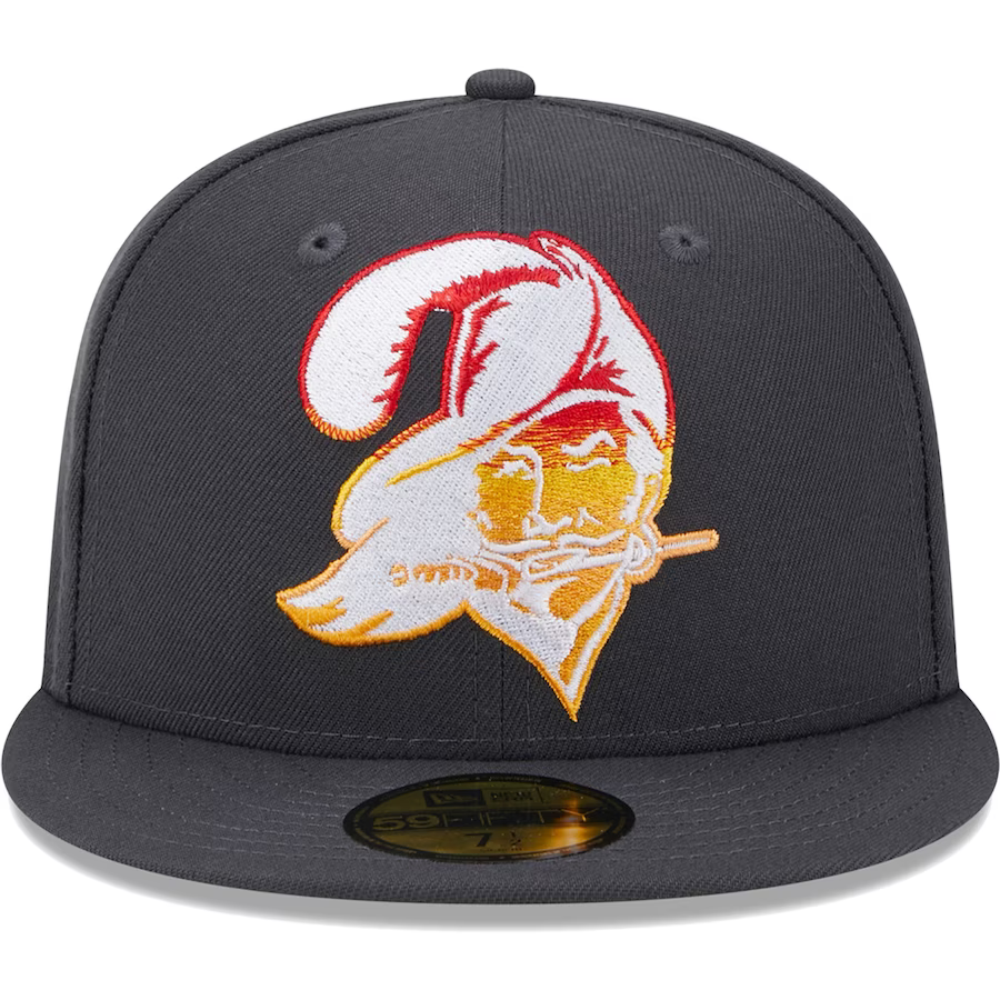 New Era Tampa Bay Buccaneers Alt Graphite Color Dim 59FIFTY Fitted Hat