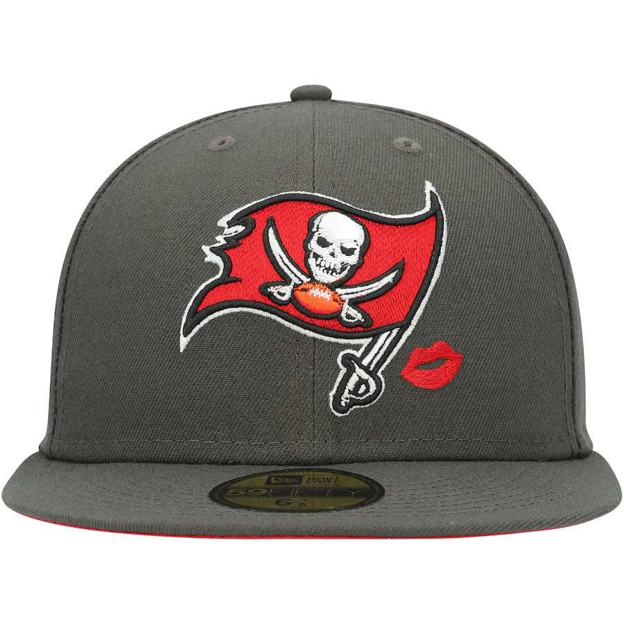 New Era Tampa Bay Buccaneers Lips 59FIFTY Fitted Hat