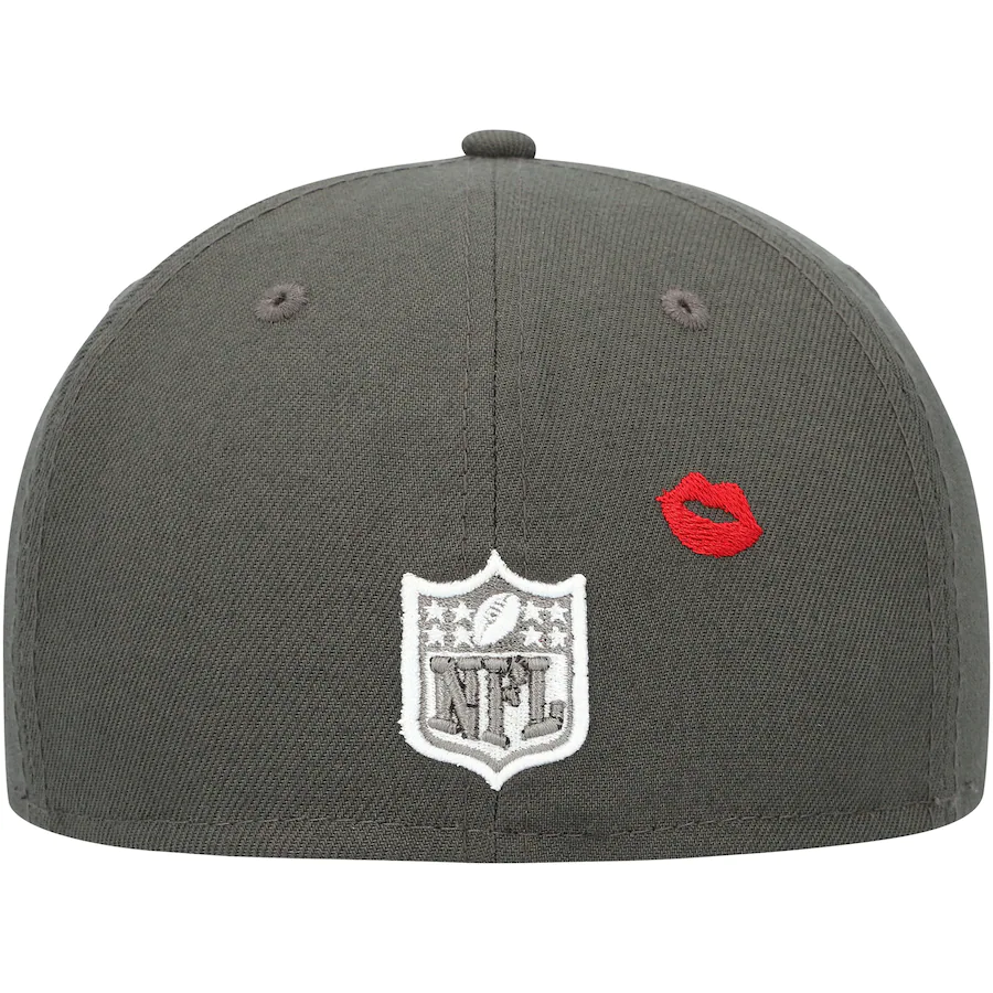 New Era Tampa Bay Buccaneers Lips 59FIFTY Fitted Hat