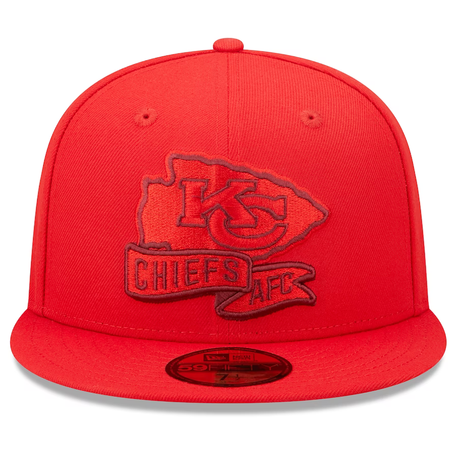 New Era Kansas City Chiefs Red Tonal 2022 Sideline 59FIFTY Fitted Hat